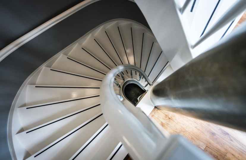 Witte trap? Witte trapbekleding inspiratie - Slimster