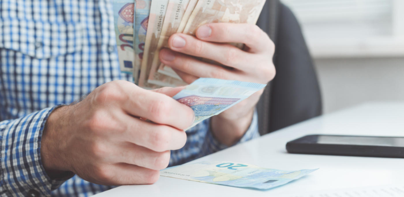 Geld lenen zonder vast contract? Vergelijk leningen | Slimster